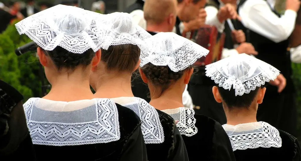 The Delicate Crowns of Coiffes Bretonnes: Brittany's Lace Legacy of ...