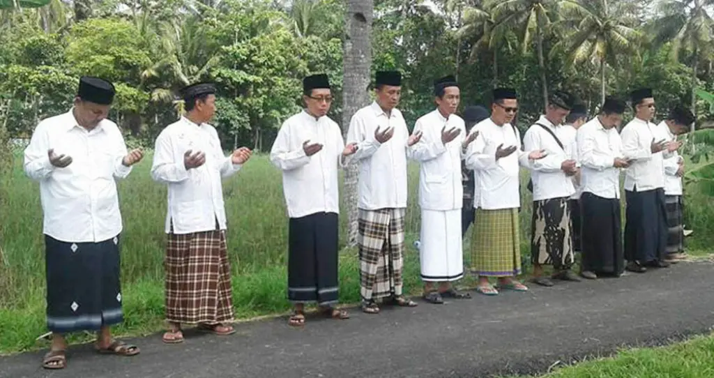 The Urban Sarong: Ultimate Guide to Styling Indonesian Tradition in 5 Ways