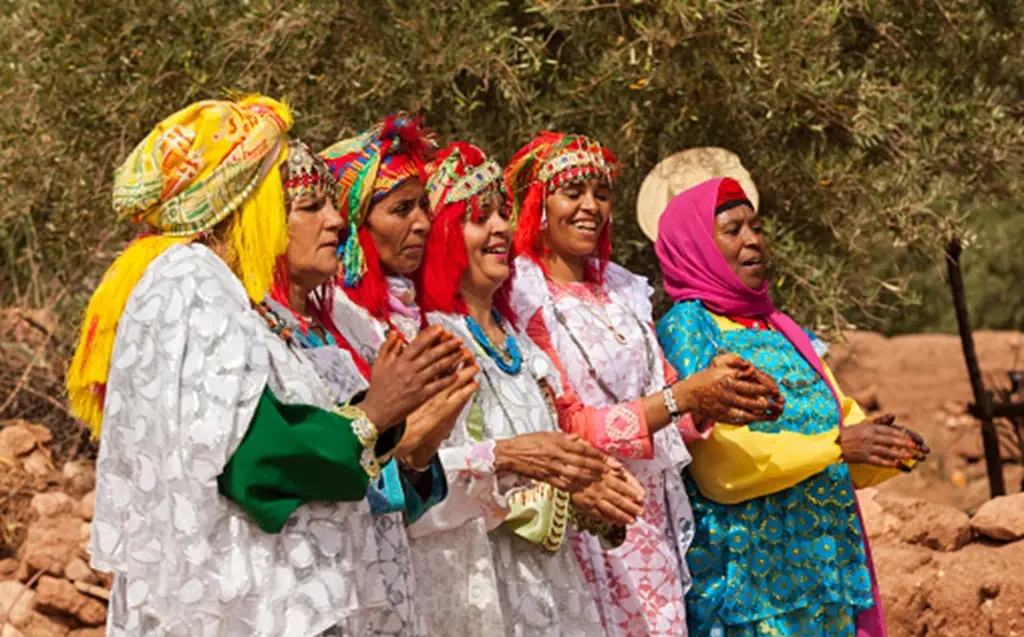 Exploring the Elegance of Traditional Moroccan Clothing: A Fusion of ...