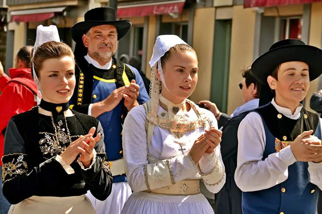 Traditional clothing in Saint Pierre and Miquelon